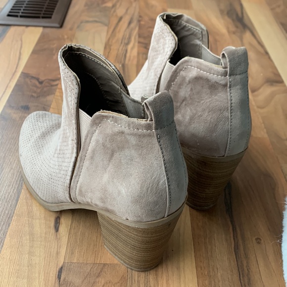 Universal Thread | Shoes | Tan Suade Booties | Poshmark
